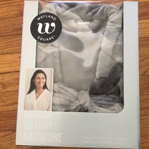 Wayland Square | Intimates & Sleepwear | Wayland Square Bathrobe | Poshmark